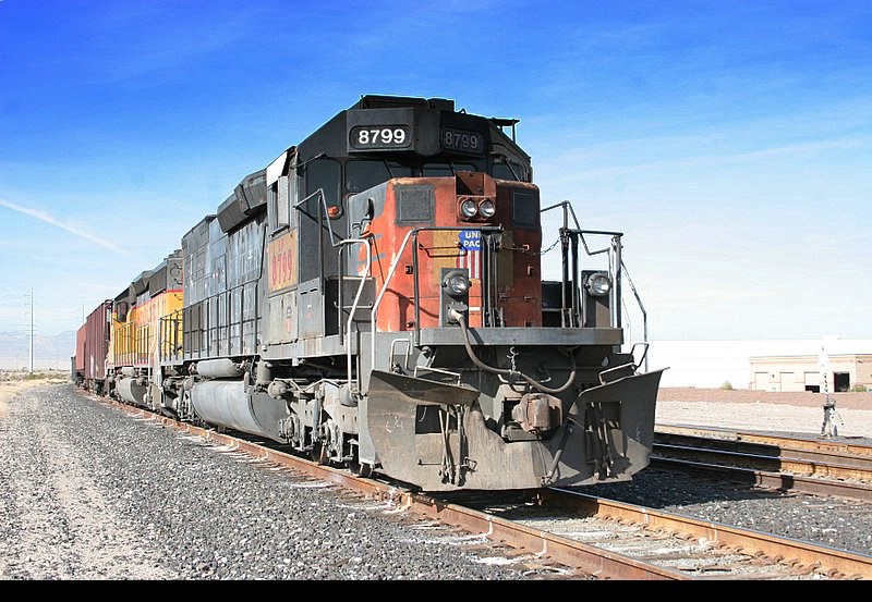 LJM 048 sits and waits for its crew at beans....